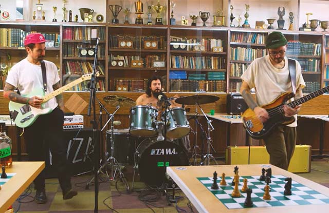 Kova Raza inova com sonzeira para se desfrutar o apocalipse - Bem Rock